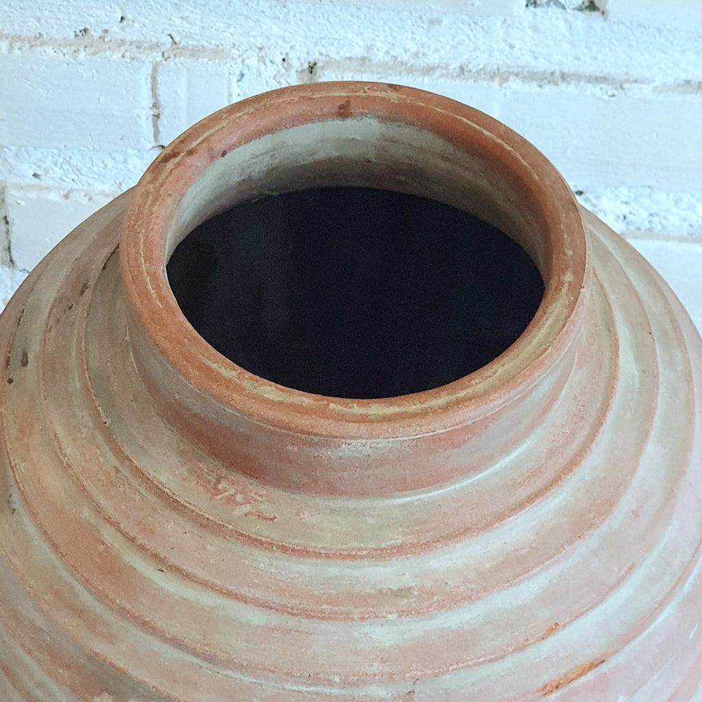 Round Pottery With Lines – Canggu & Co