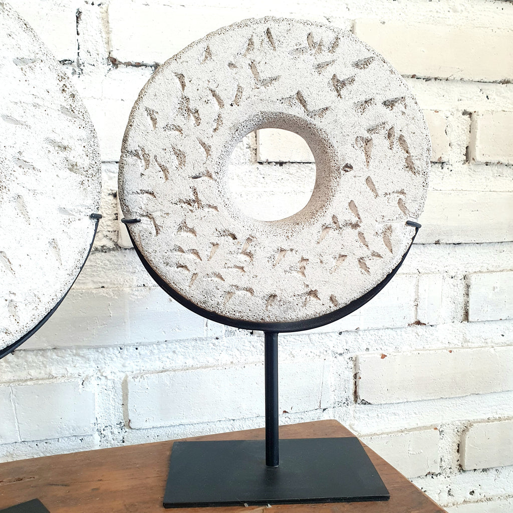 Round Stone with Stand – Canggu & Co