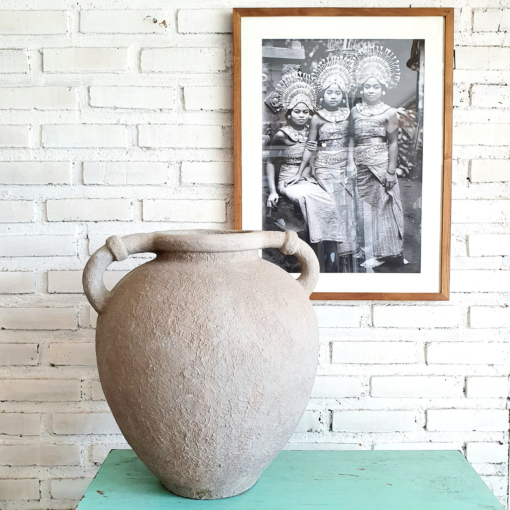 Round Pottery Vase with Handle – Canggu & Co