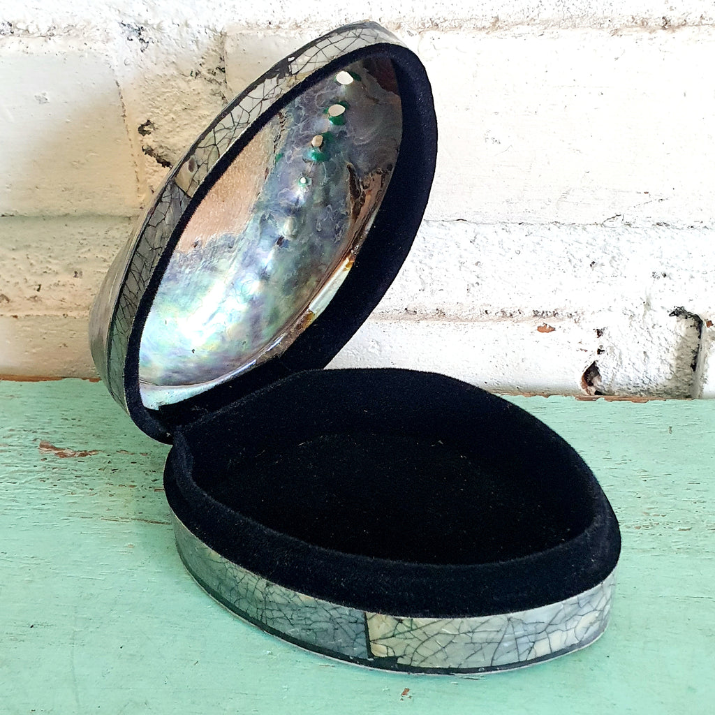 Clam Shell Jewelry Box – Canggu & Co