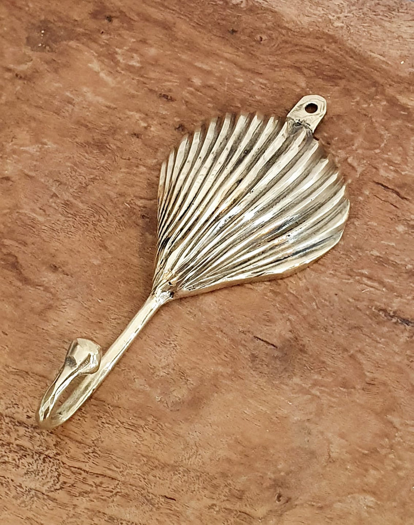 Golden Brass Dara Clamshell Hook – Canggu & Co