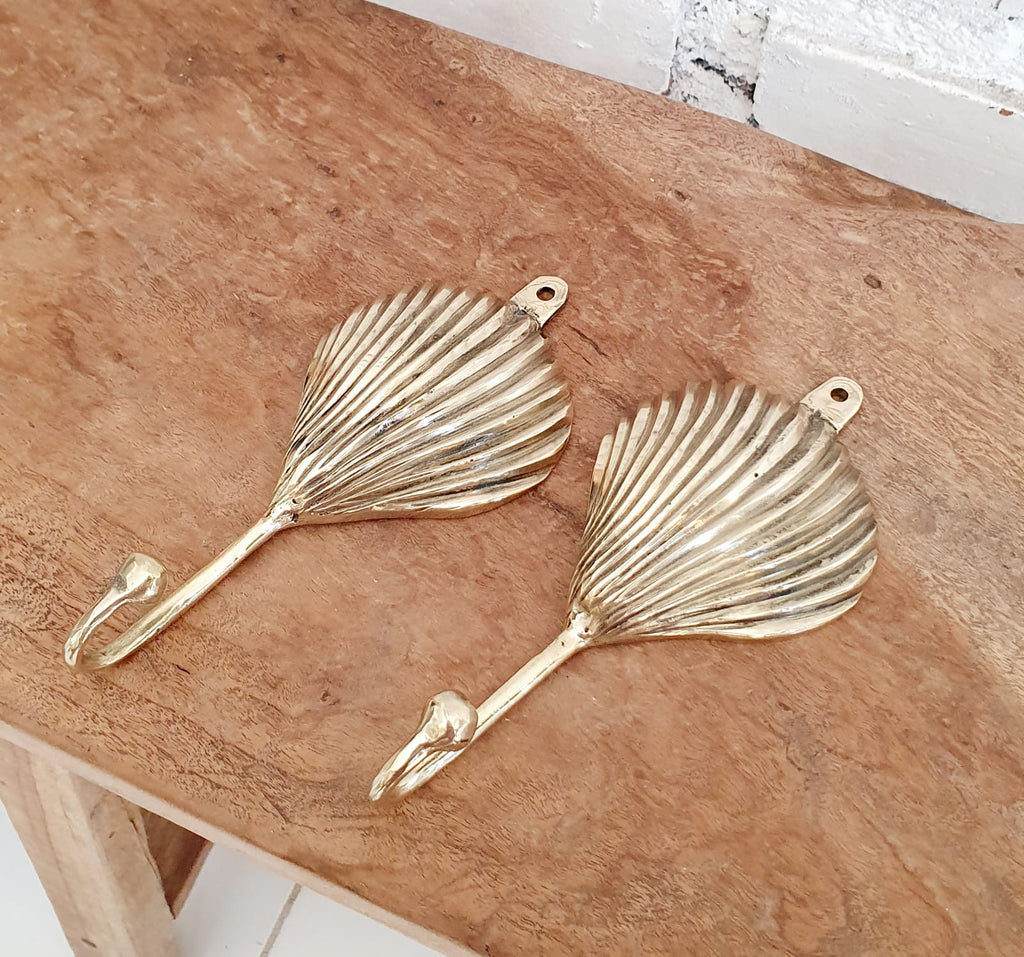 Golden Brass Dara Clamshell Hook – Canggu & Co