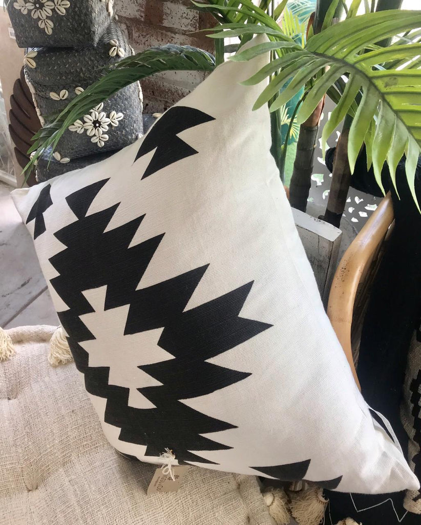 Black And White Aztec Pattern Cushions – Canggu & Co