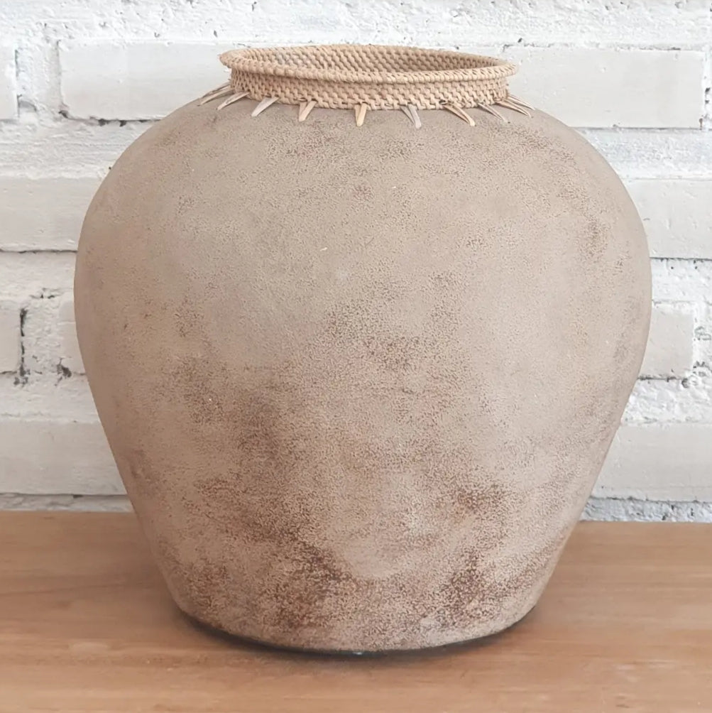 Round Pottery With Rattan Edges – Canggu & Co