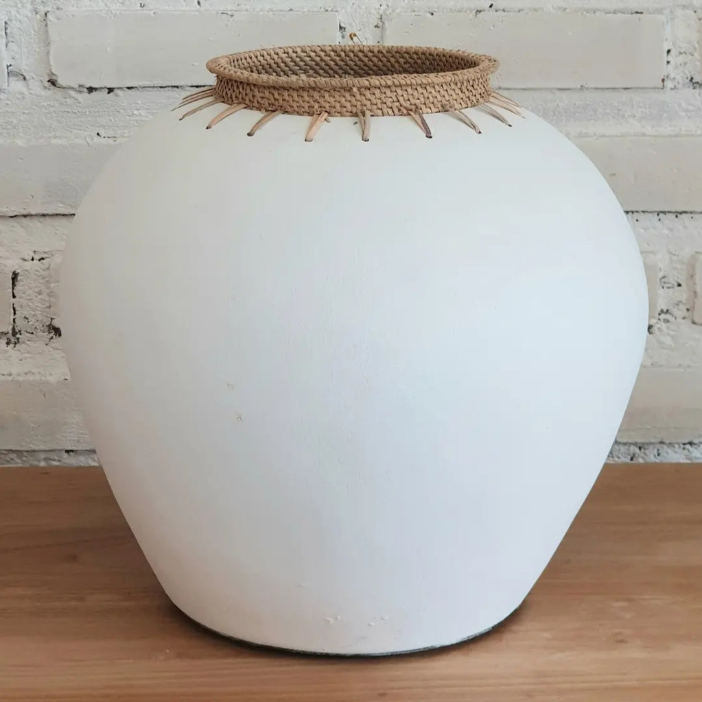 Round Pottery With Rattan Edges – Canggu & Co