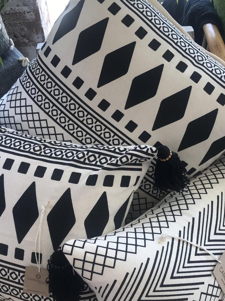 Aztec Pattern Linen Cotton Cushion With Tassels – Canggu & Co