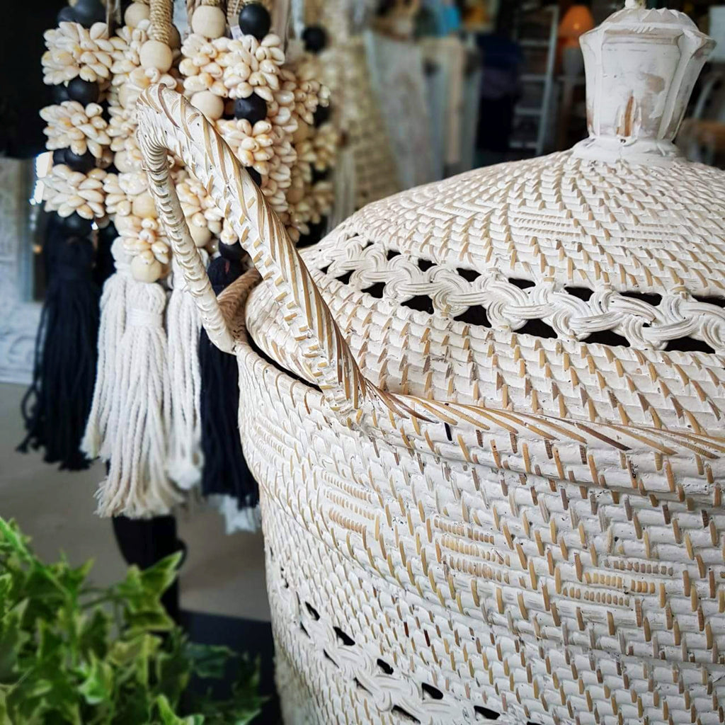 Large Whitewashed Rattan Basket With Lid – Canggu & Co