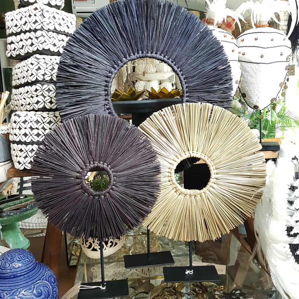 Natural & Black Round Grass Straw Table Decor – Canggu & Co