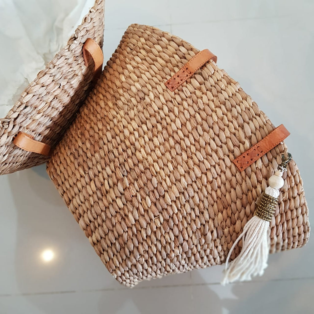 Natural Woven Banana Leaf Bag With Leather Straps – Canggu & Co