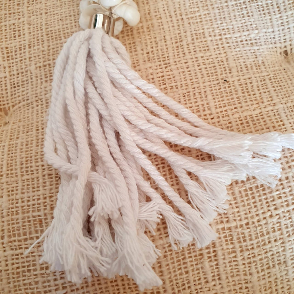 White Moon Shell Key Chains With Tassels – Canggu & Co
